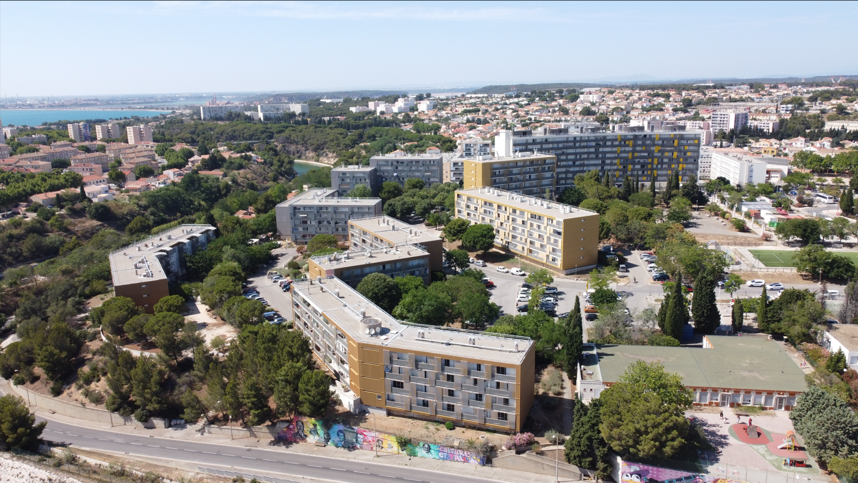 Rénovation des quartiers prioritaires : la ministre déléguée à la Ville ...
