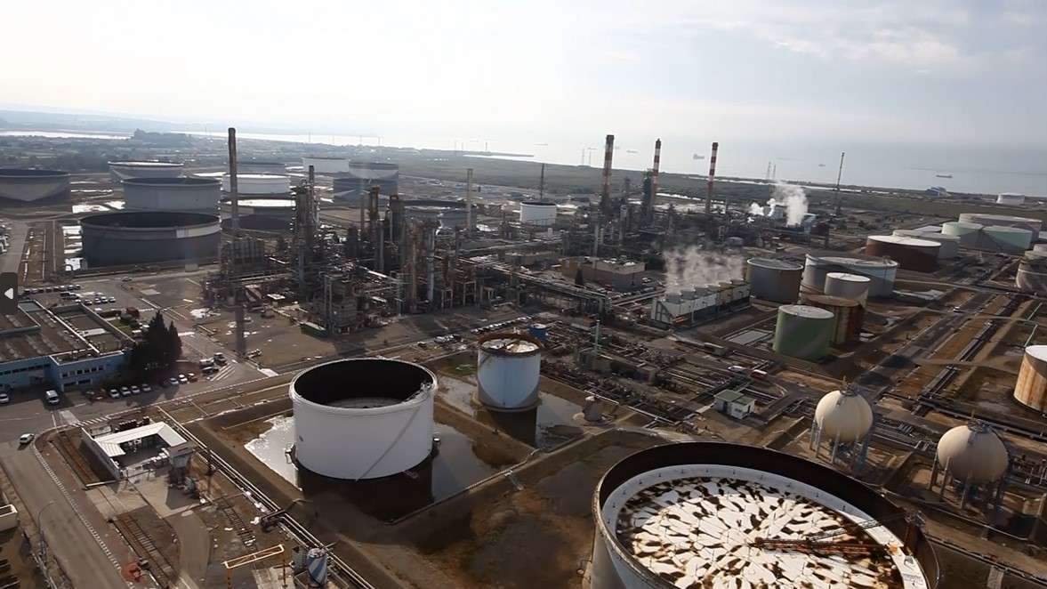 Esso France annonce la vente de la raffinerie de Fos-sur-Mer et de deux ...