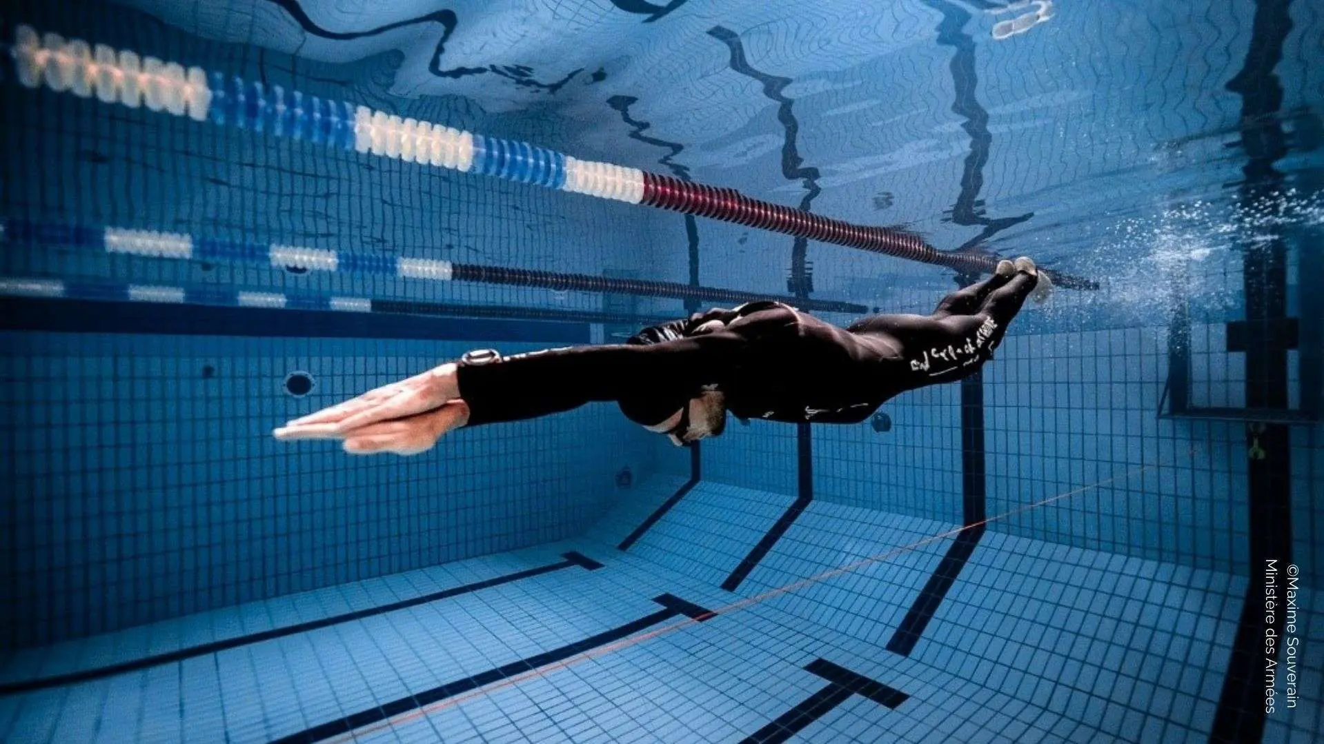 Exploit mondial : un marin parcourt plus de 50 km sous l'eau en 24h et ...